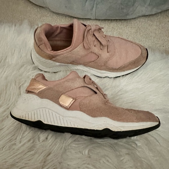 Halogen | Shoes | Halogen Sneakers 8m | Poshmark